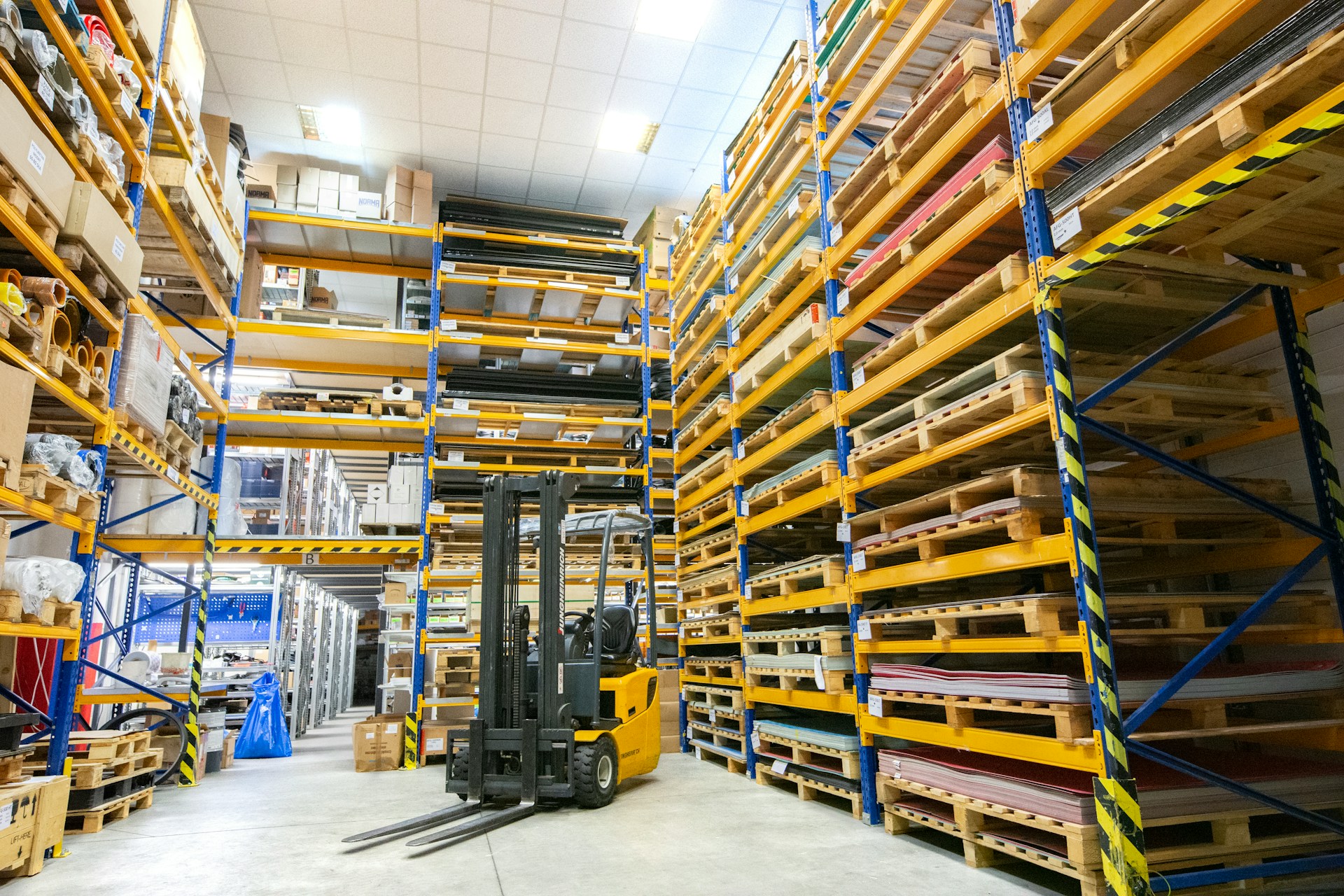 Aluminum Racks: Benefits and Efficiency